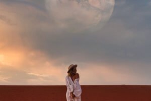 40 Full Moon Journal Prompts for Gratitude & Self-Reflection