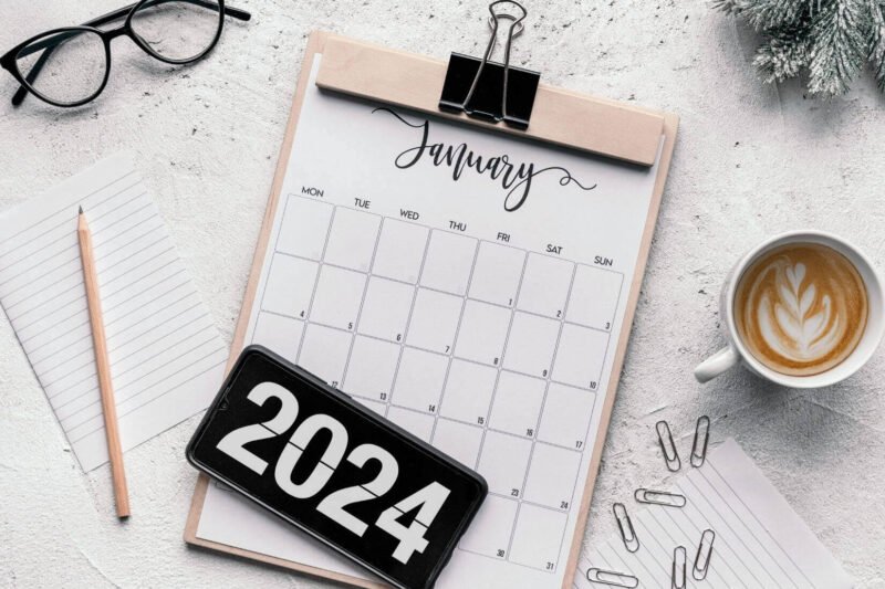 60 New Year Journal Prompts: Reflect, Plan, and Inspire Your 2024