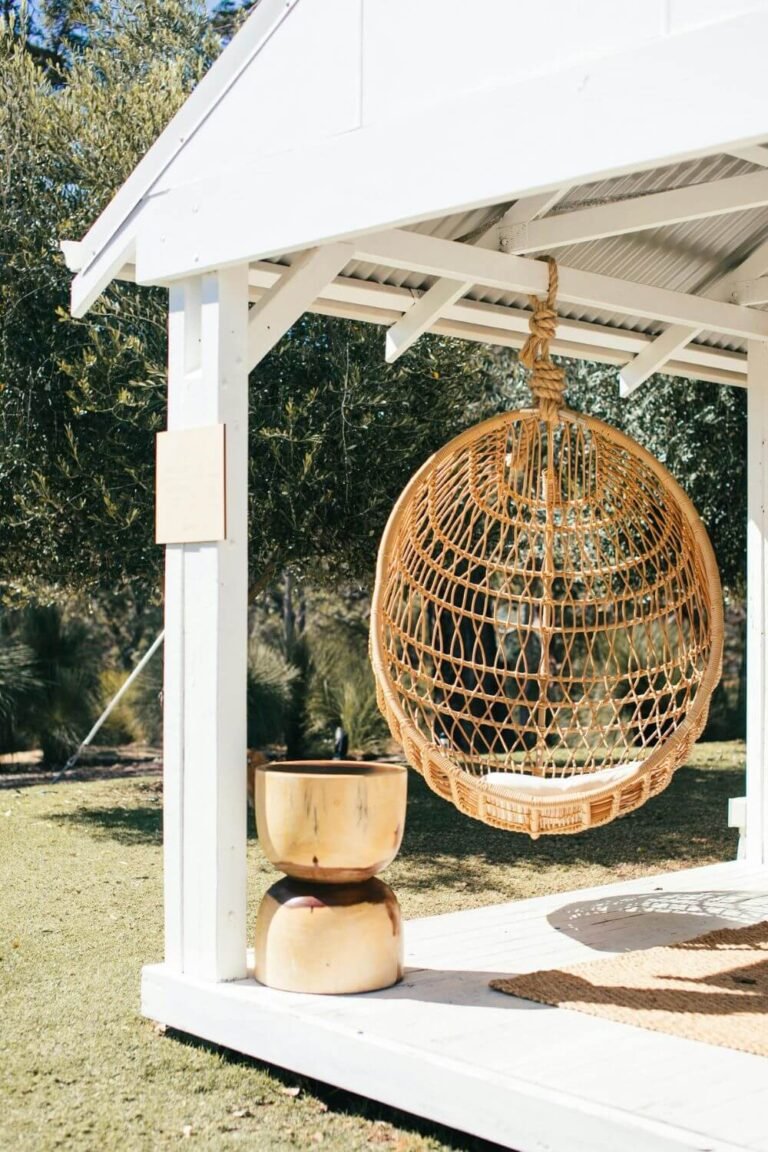 How to Create an Outdoor Meditation Space: 13 Cozy Ideas